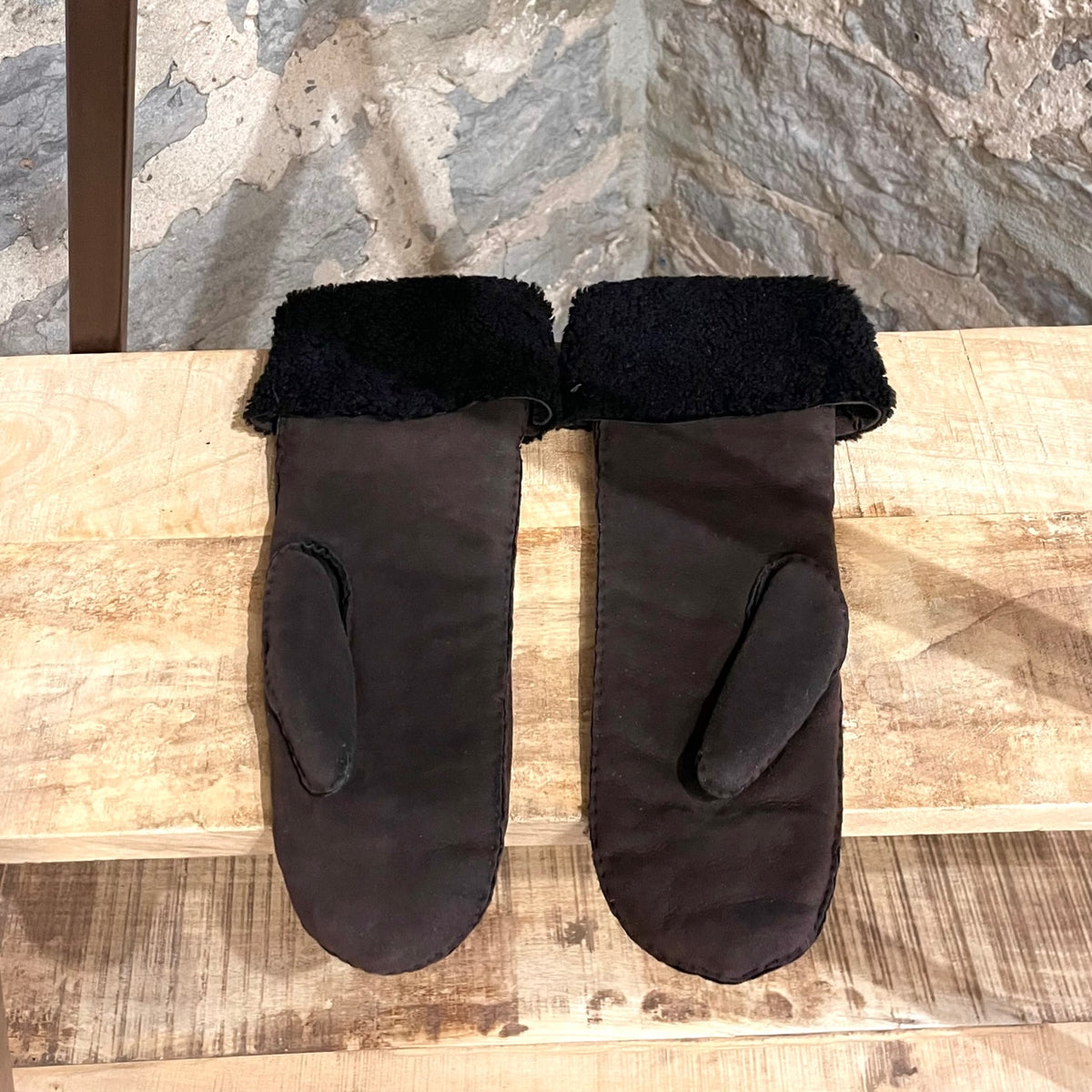Marni Chocolate Brown Suede Mittens – Boutique LUC.S